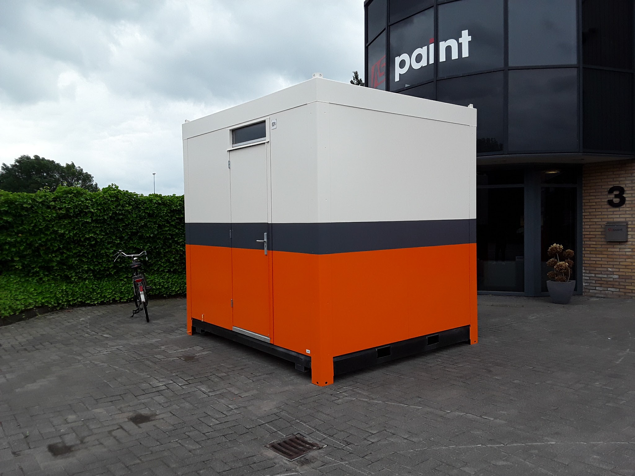 Groot materiaal spuiten of natlakken? AS Paint Vriezenveen Spuiten